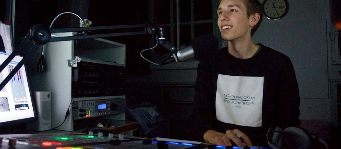 2MCE Community Radio – Your community radio station, broadcasting from ...